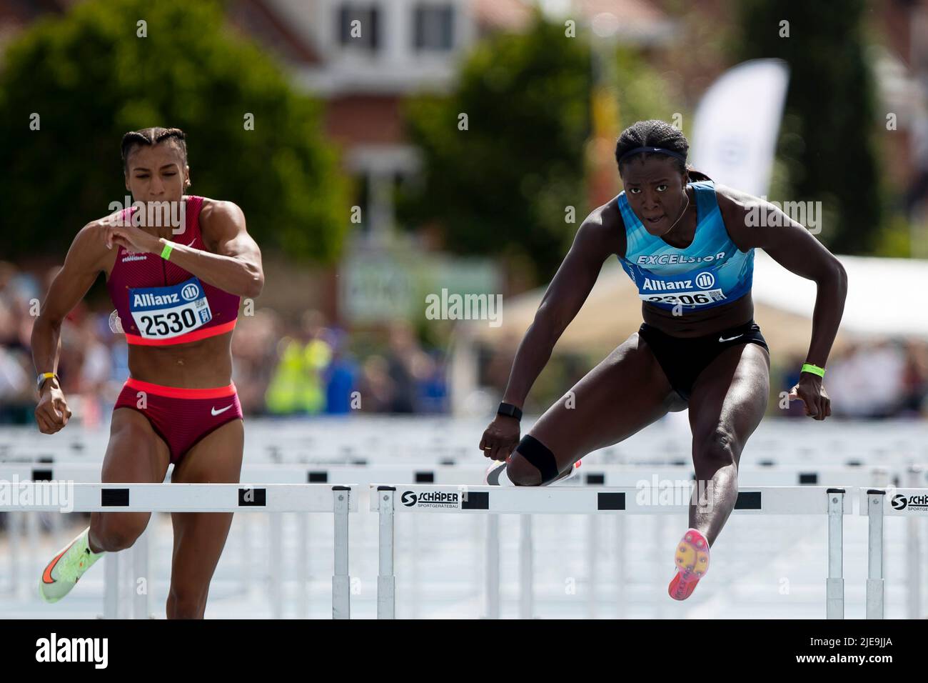 Nafissatou Nafi Thiam belge et Anne Zagre belge photographiées en ...