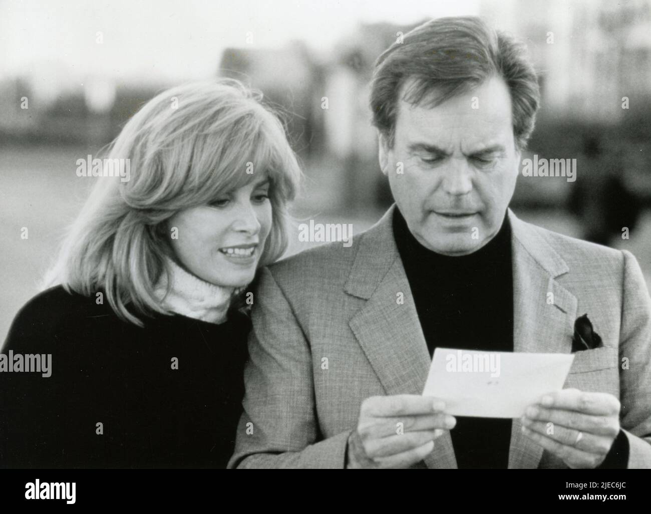 Les acteurs américains Stefanie Powers et Robert Wagner dans le film ...