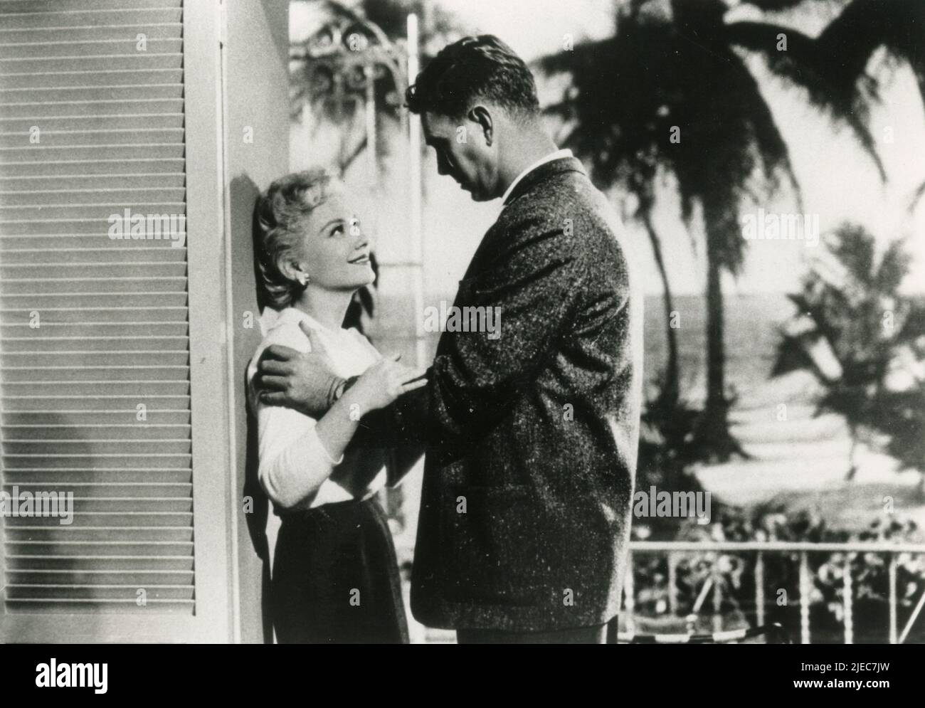 Les acteurs américains Anne Baxter et Sterling Hayden dans le film The ...
