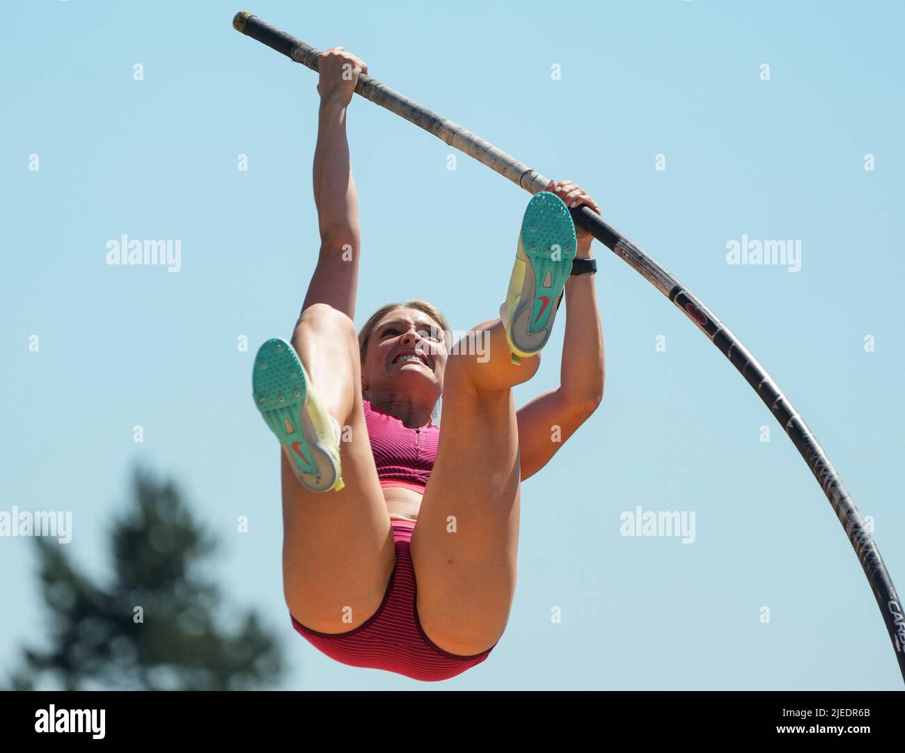 Alysha Newman, de London, en Ontario, participe à la finale féminine de ... Alysha Newman, de London, en Ontario, participe à la finale féminine de ...