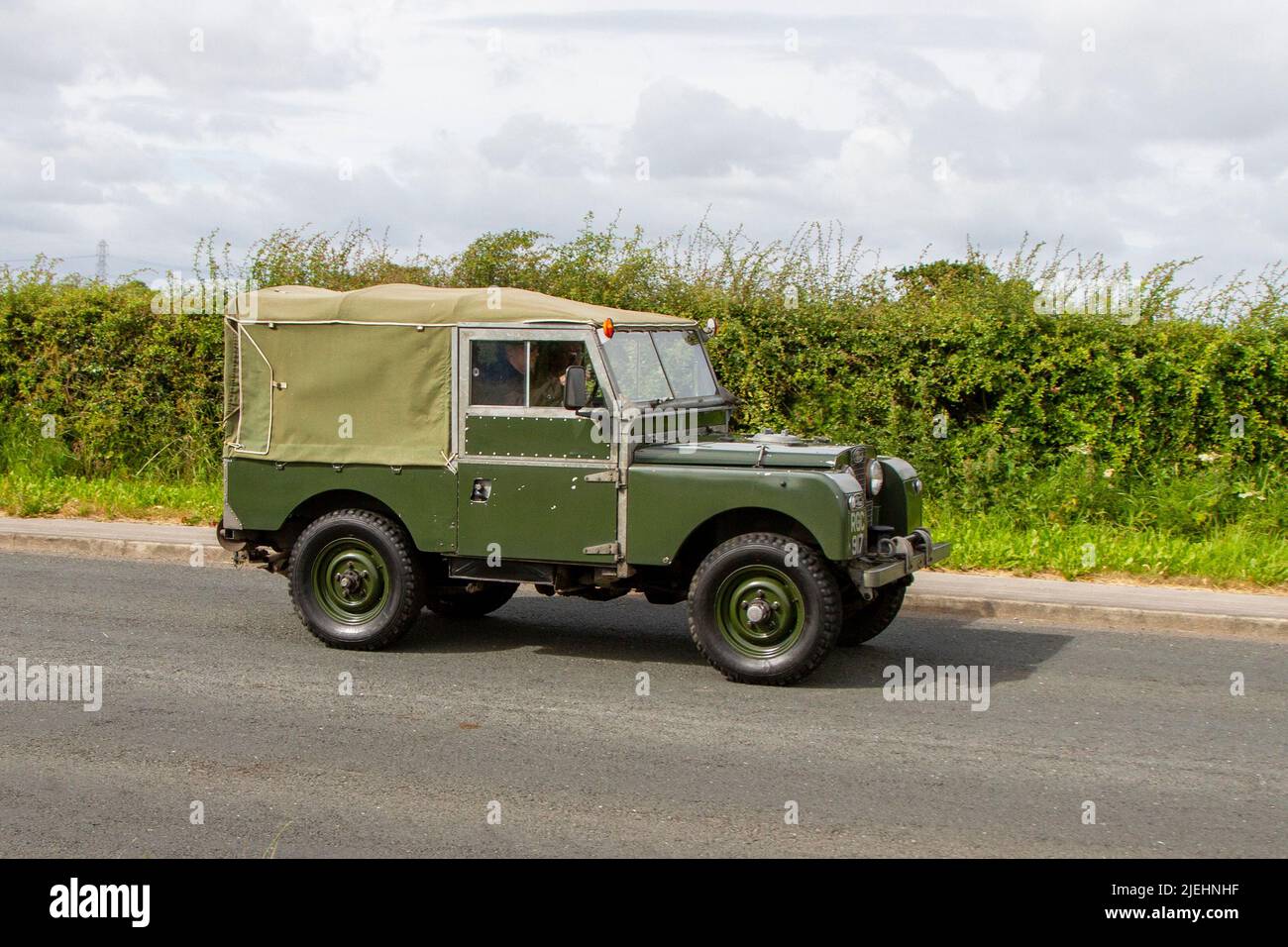 Land rover series iia Banque de photographies et d’images à haute ...