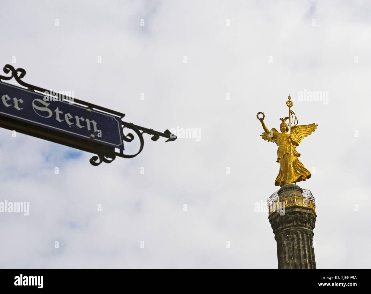 rue signe Grosser Stern et Victoria statue (goldelse) sur le sommet de ...