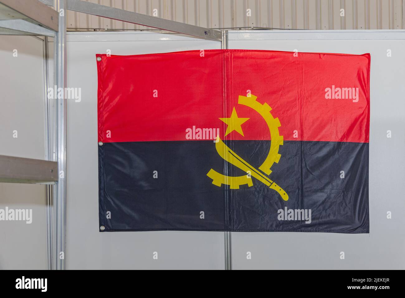 Drapeau et armoiries angola Banque de photographies et d’images à haute ...
