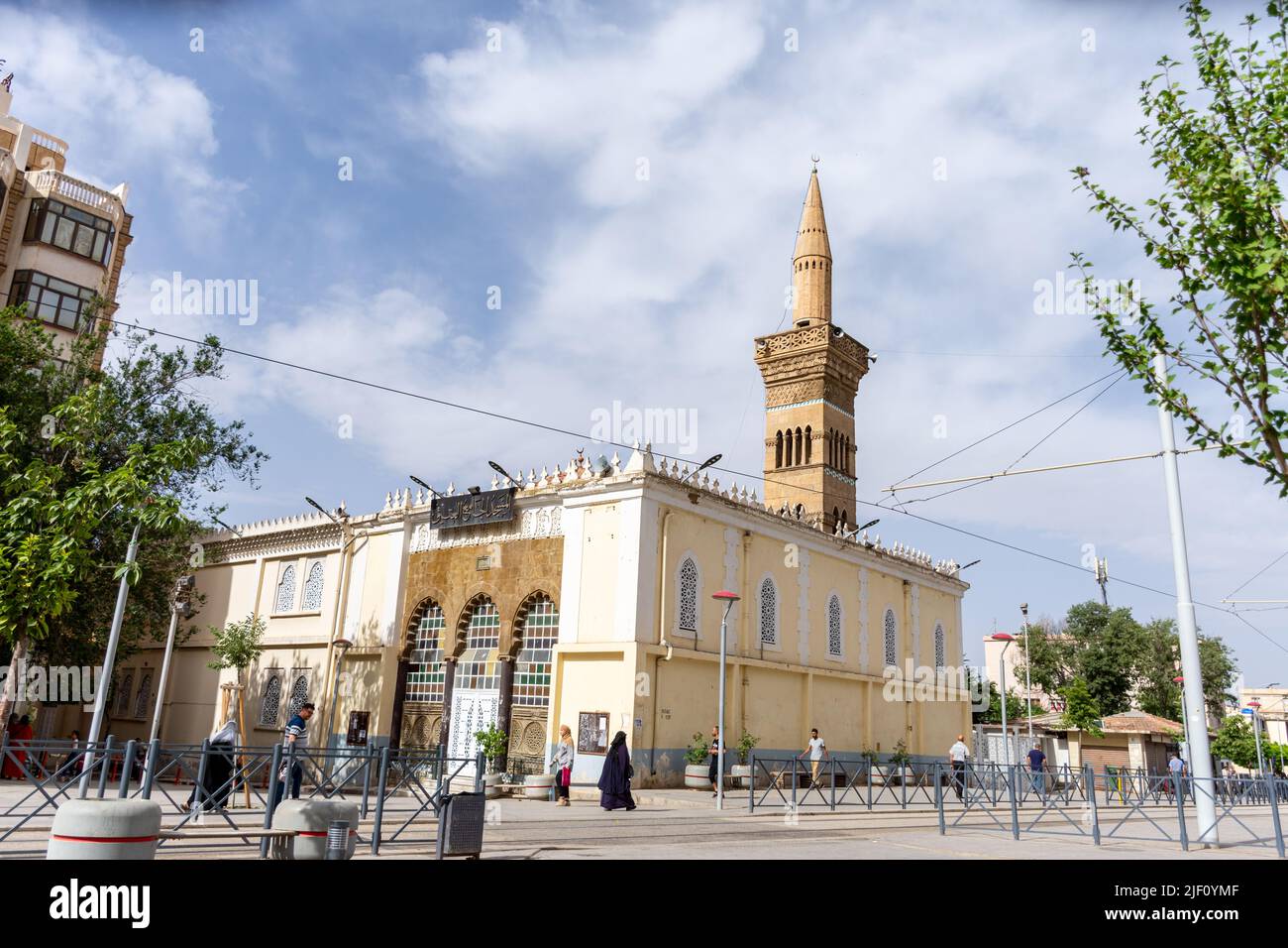 Vue à angle bas de la mosquée EL Atik de la ville de Setif. Le célèbre ...