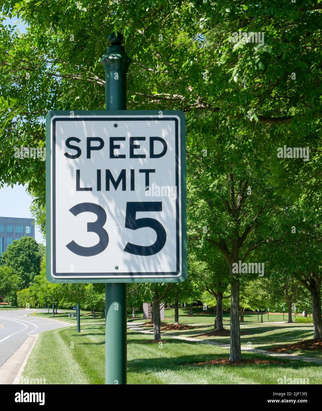 Speed limit 35 Banque de photographies et d’images à haute résolution ...