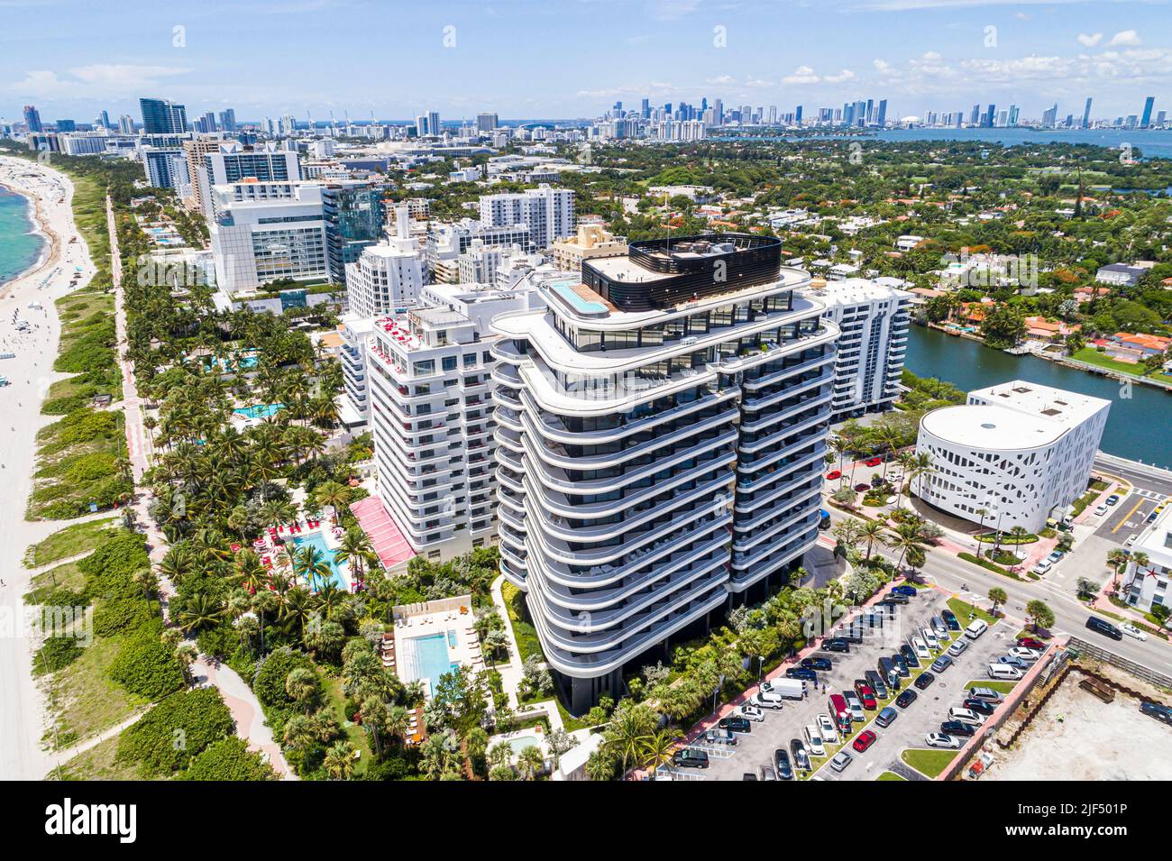 Faena house complexe de condominiums de luxe front de mer front de mer ...
