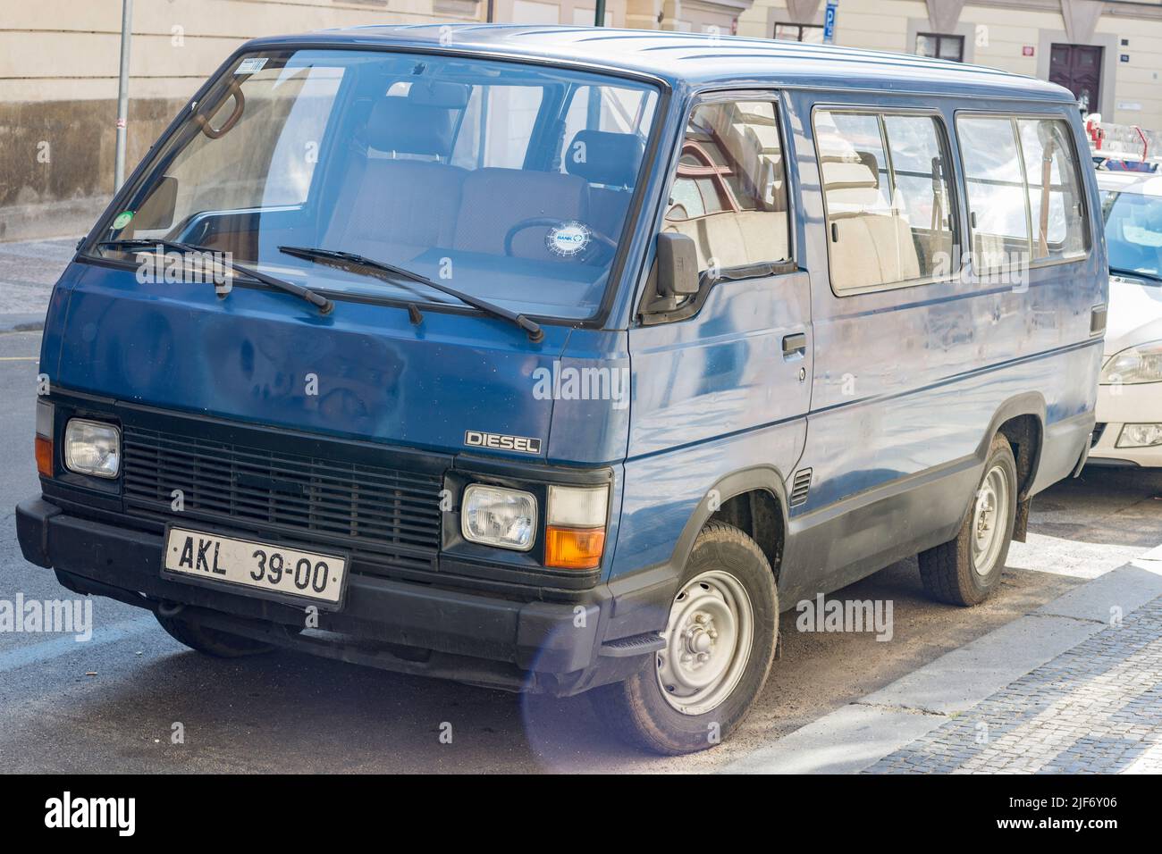 Fourgon toyota hiace Banque de photographies et d’images à haute ...