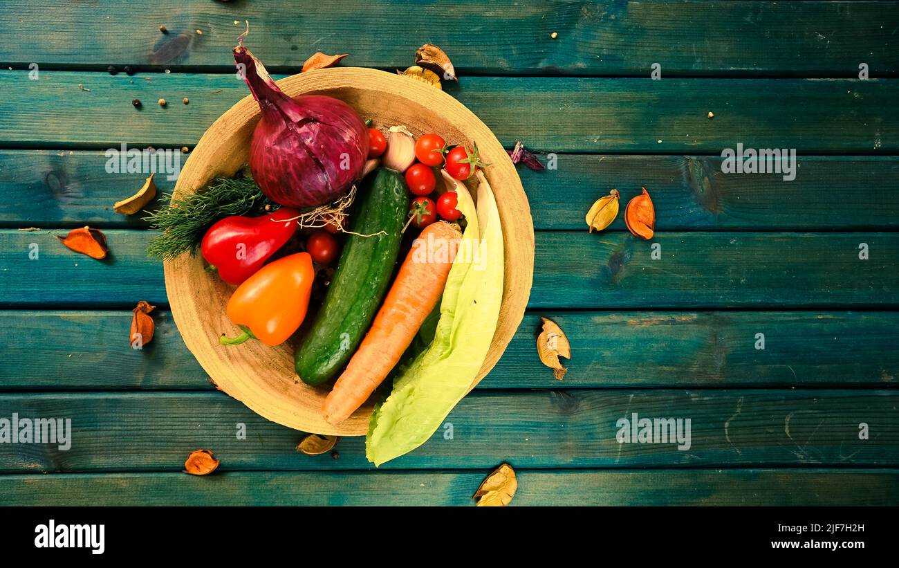 Légumes avec fruits frais biologiques et aliments de légumes ...