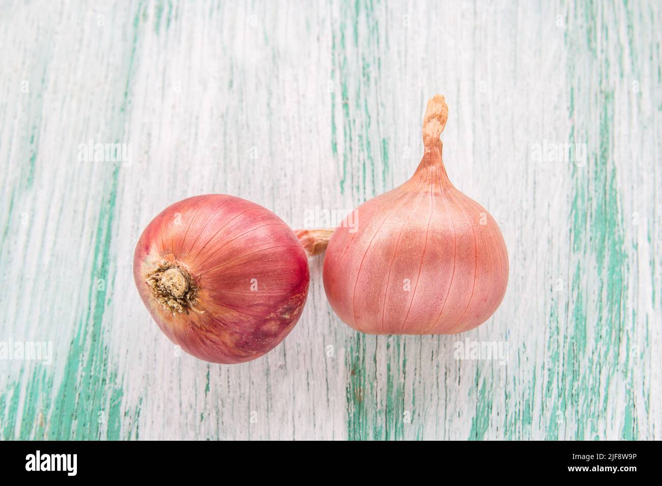 Oignon rouge bio Banque de photographies et d’images à haute résolution ...