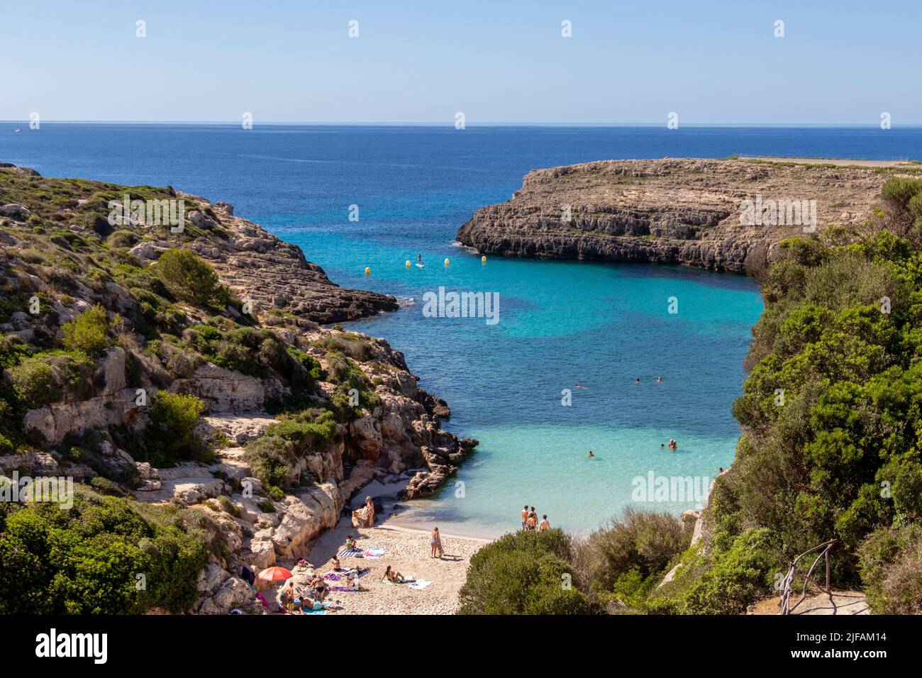 Beach in cala binidali Banque de photographies et d’images à haute ...