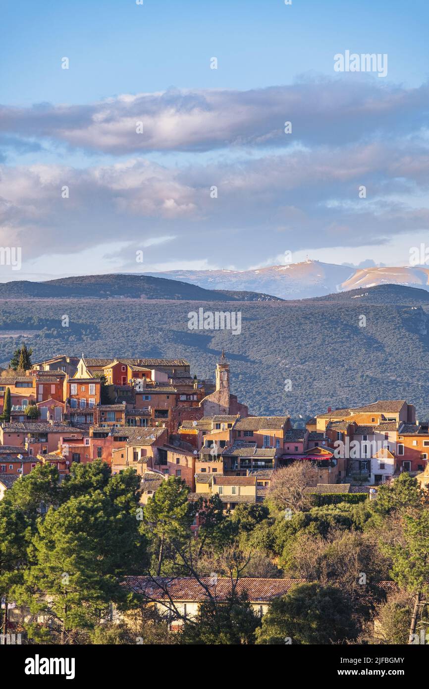 France, Vaucluse, Parc naturel régional du Luberon, Roussillon ...