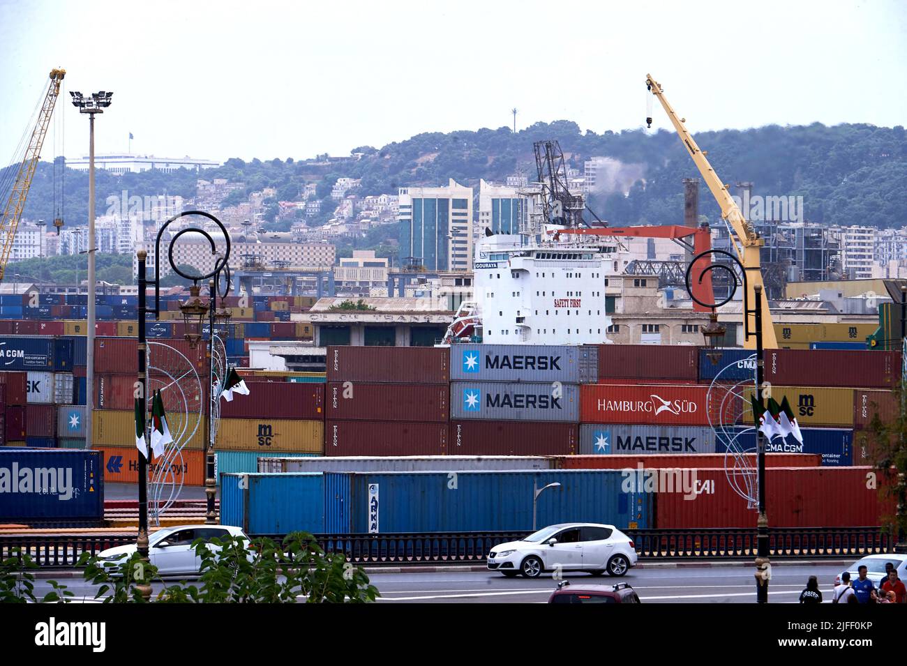 Vue générale du port d'Alger, en Algérie, sur 02 juillet 2022. Le port d'Alger est un port ...