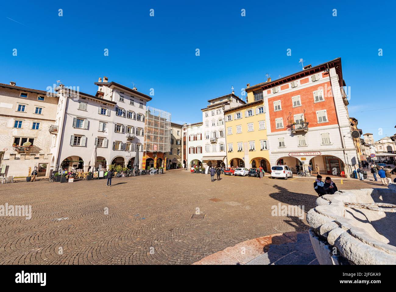 Piazza del Duomo, place de la cathédrale dans la ville de trente avec ...
