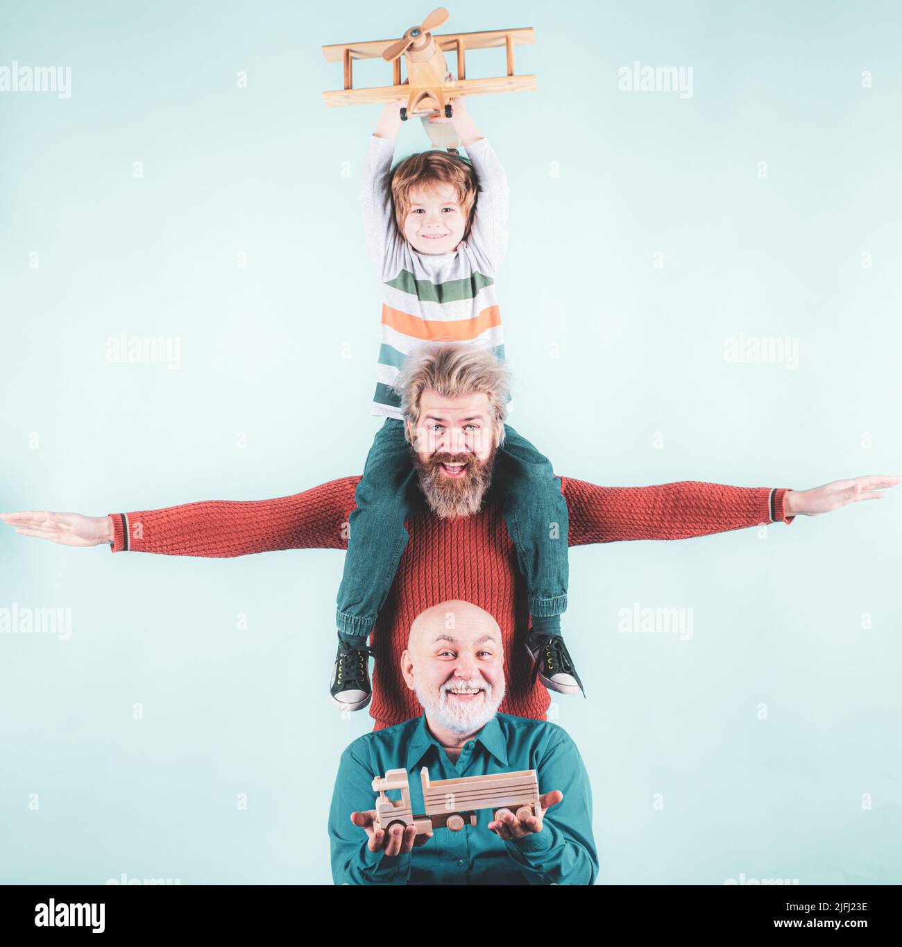 Des hommes heureux en famille. Famille grand-père père père et son fils ...