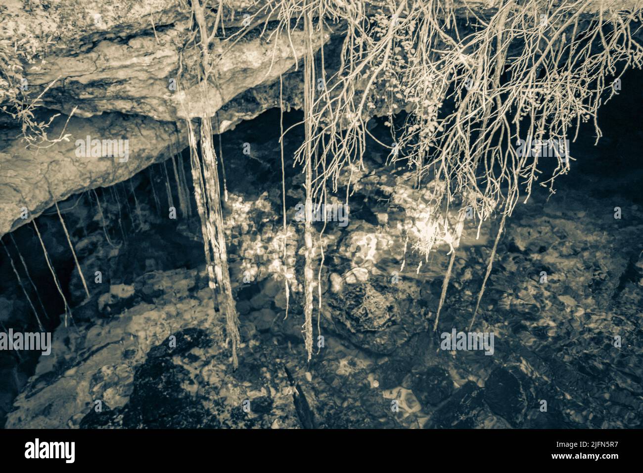 Ancienne photo en noir et blanc de l'incroyable bleu turquoise eau et ...