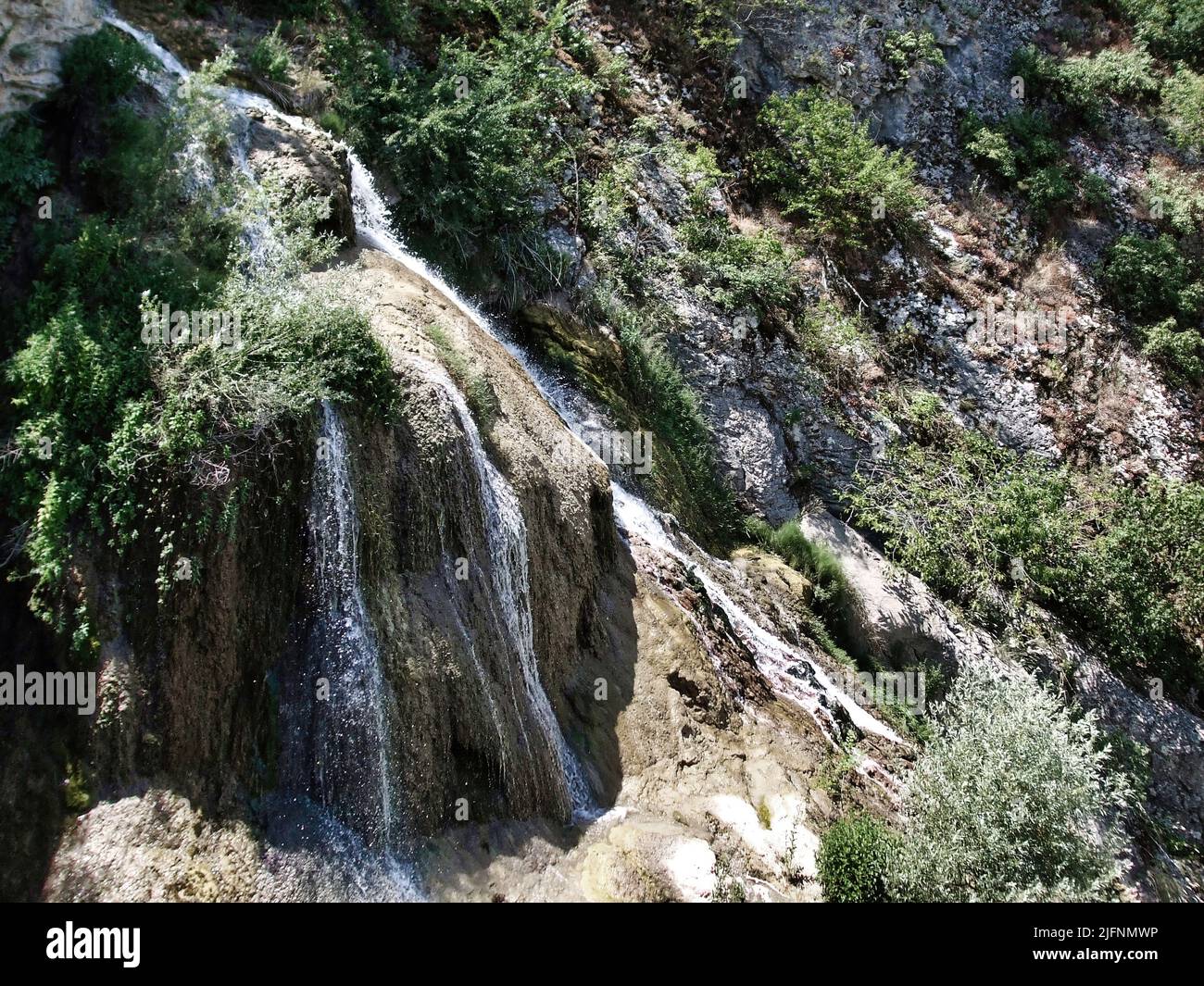 La cascade de Hotnishki, ou Kaya Bunar, est une cascade sur la rivière ...