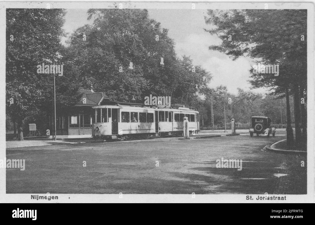 Vue de Gerard Noodtstraat; sur la gauche, le tram et le tram au ...