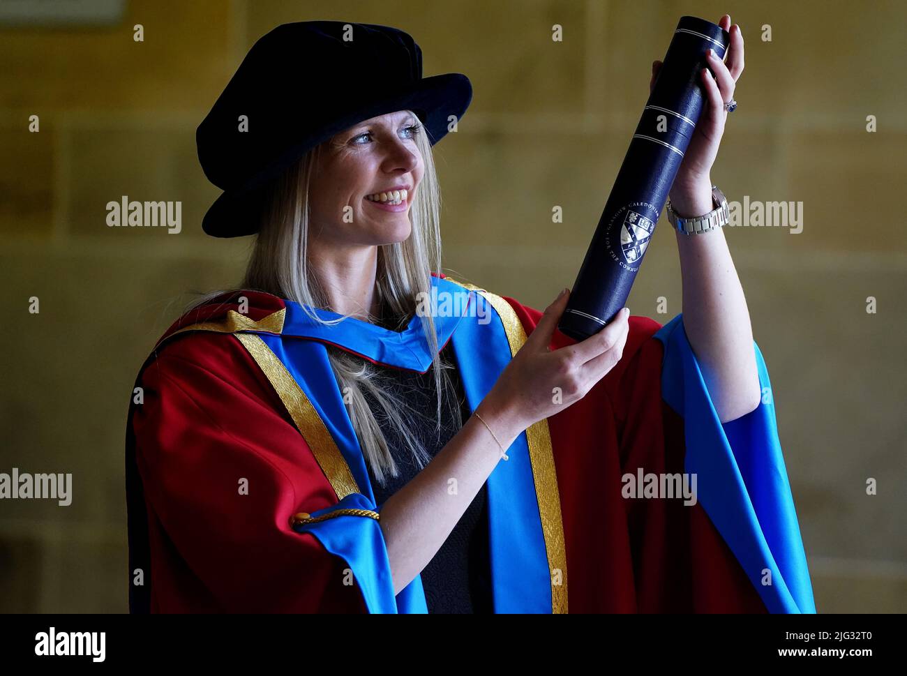 Vicky Wright MBE après avoir reçu son diplôme honorifique de l ...