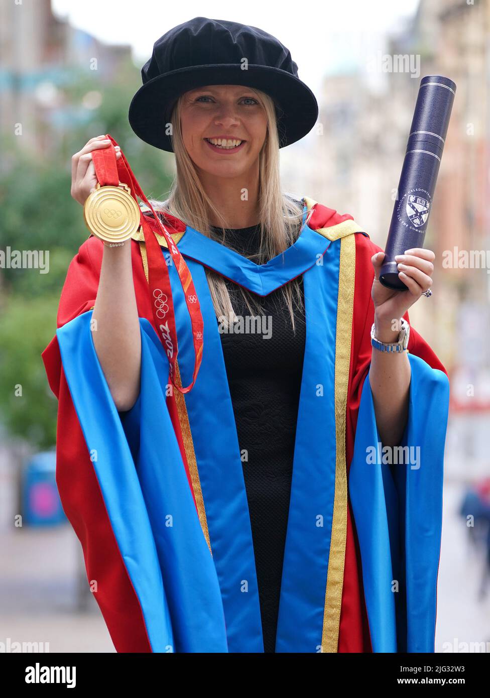 Vicky Wright MBE après avoir reçu son diplôme honorifique de l ...