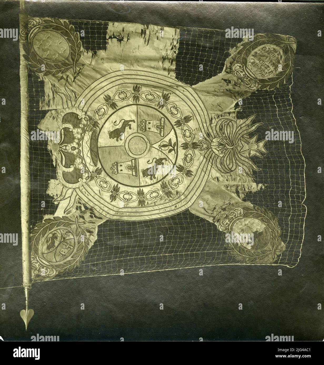 Photographie de Flag Coronel, 1940. Dans le centre, Royal Quarter ...