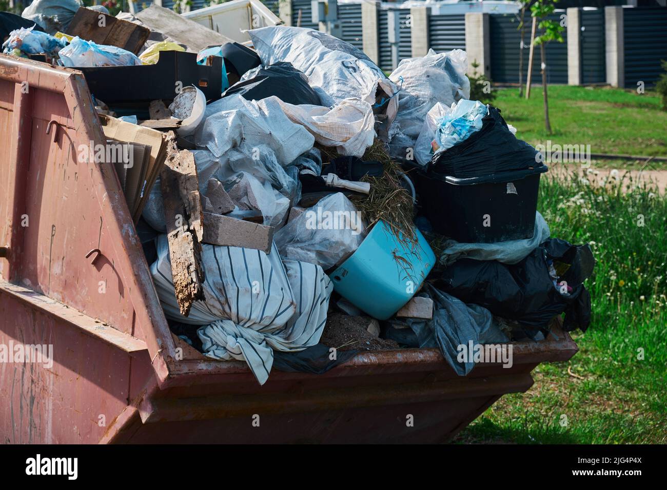 Pile scrap metal construction site Banque de photographies et d’images ...