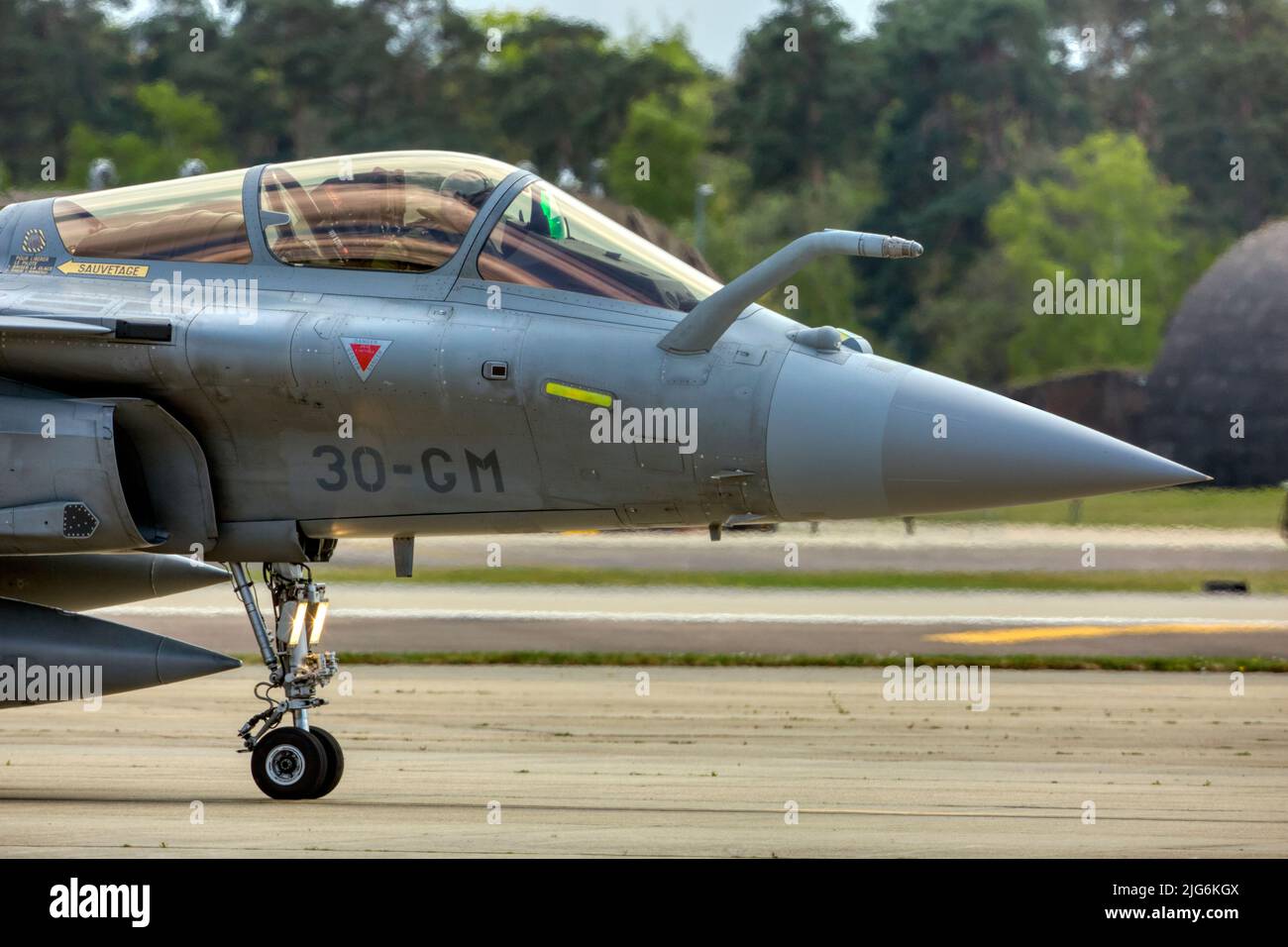 Dassault Rafale, un avion de chasse multirôle à deux moteurs français ...