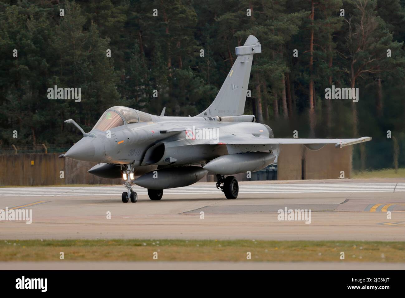 Dassault Rafale, un avion de chasse multirôle à deux moteurs français ...