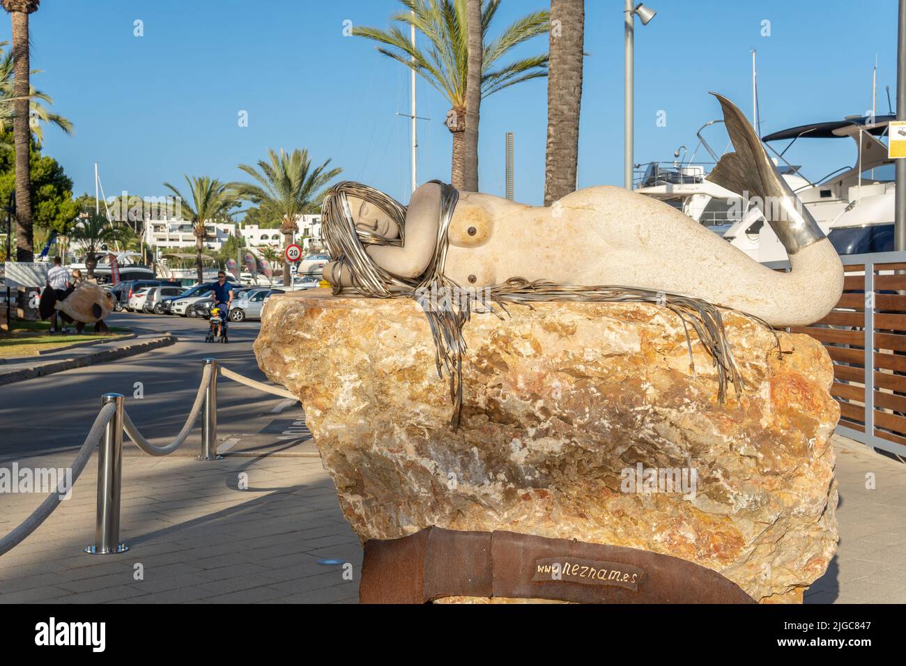 Cala d'Or, Espagne; 25 juin 2022: Sculpture en métal et en pierre ...