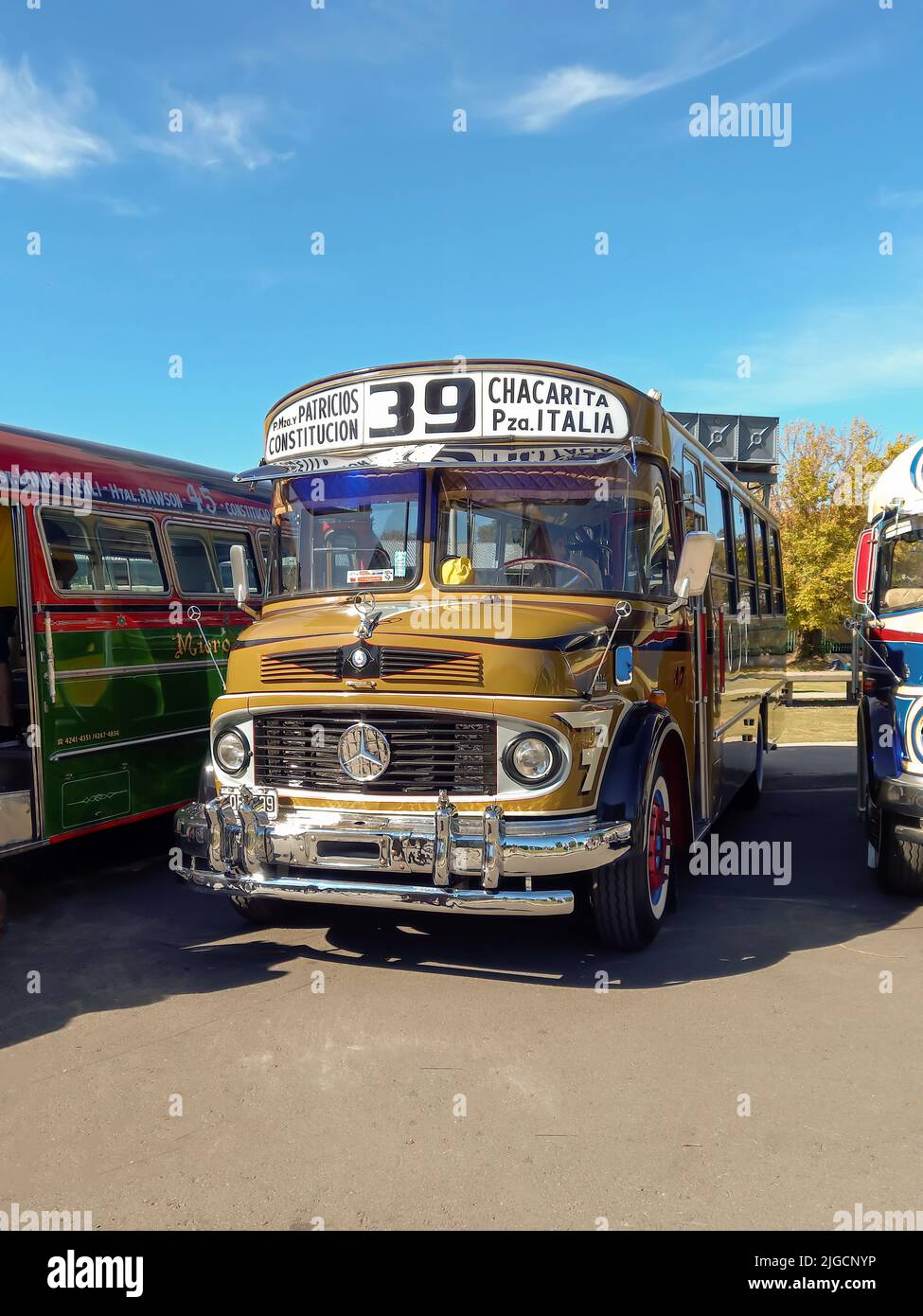 Vieux bus mercedes Banque de photographies et d’images à haute résolution - Alamy