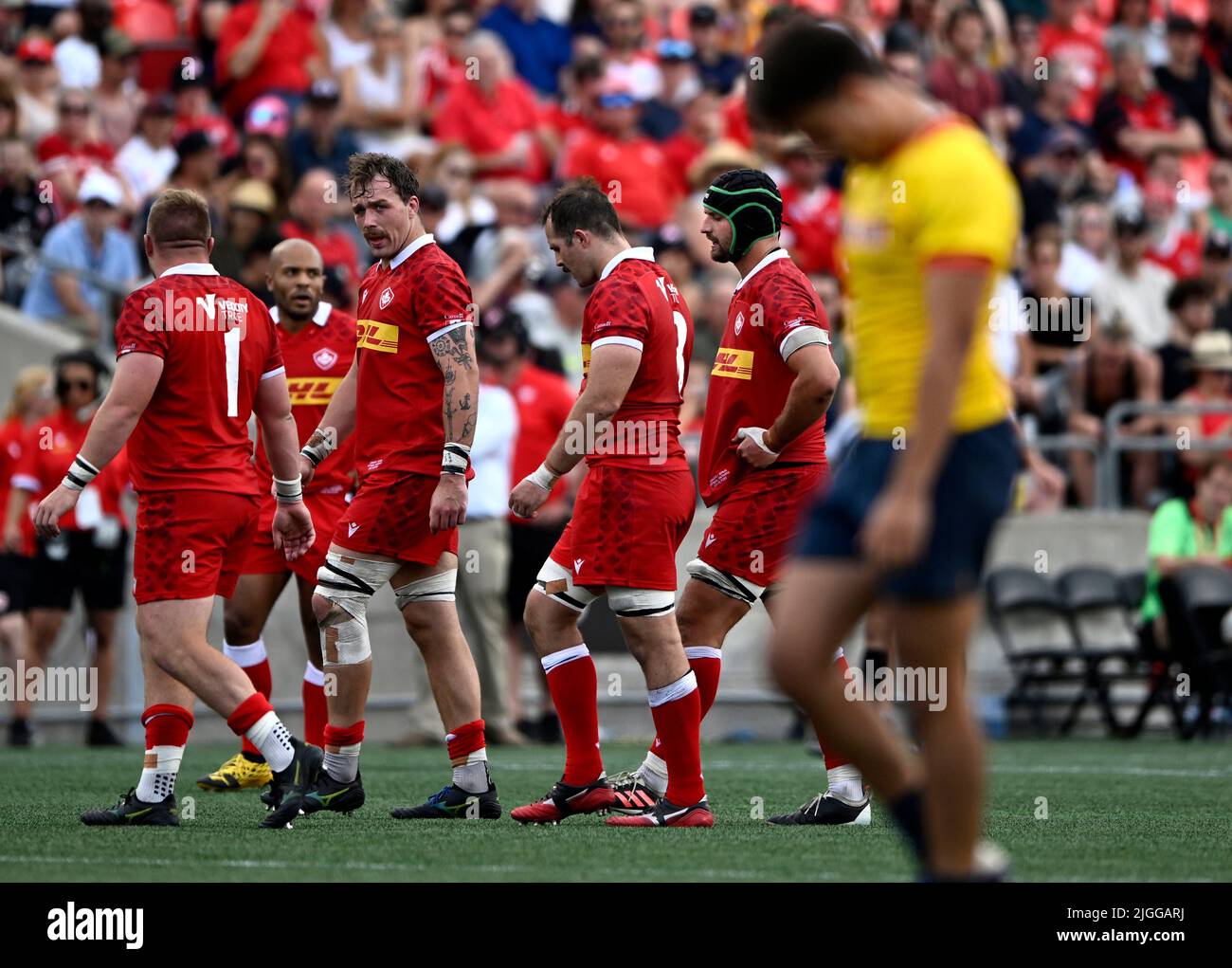 Le canadien Conor Keys (5) regarde le terrain vers la fin de la ...