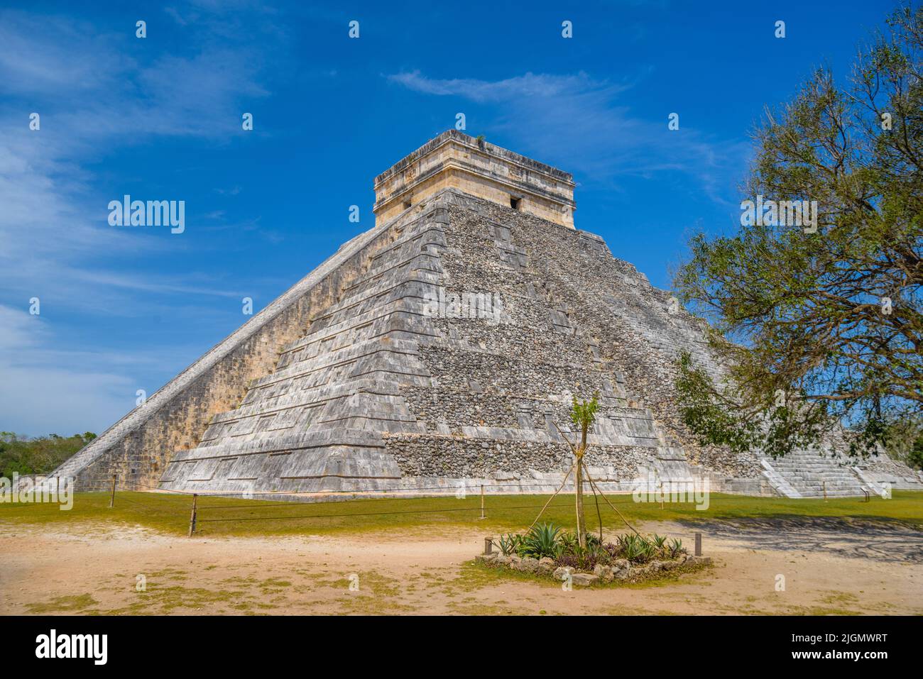Pyramide du Temple de Kukulcan El Castillo, Chichen Itza, Yucatan, Mexique, civilisation maya ...