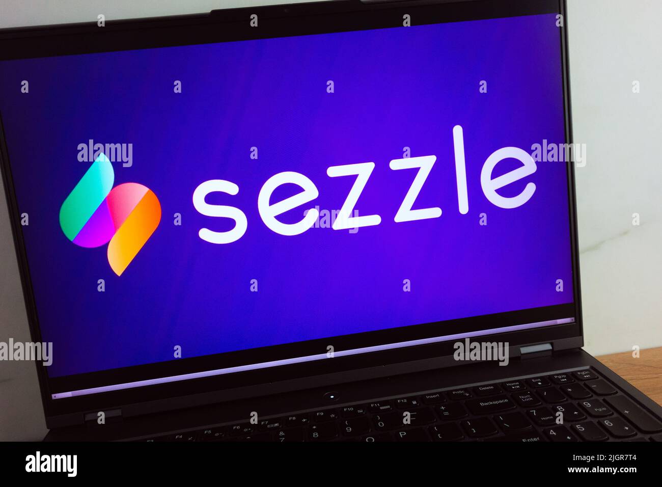 KONSKIE, POLOGNE - 11 juillet 2022: Logo de la société de technologie financière Sezzle affiché ...