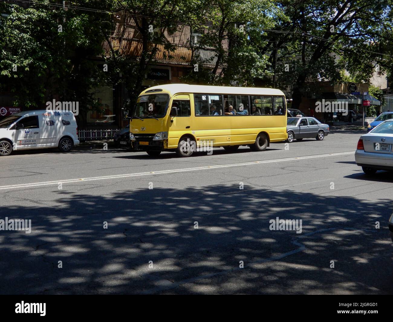 Petit bus Banque de photographies et d’images à haute résolution - Alamy
