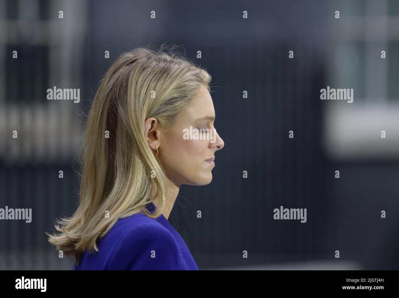 Ali Fortescue - correspondant Sky News - reportage de Downing Street ...