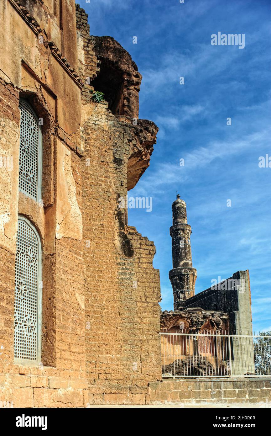12 23 2010 Madrasa de khwaja mahmud gawan, ancienne madrasa ou collège ...