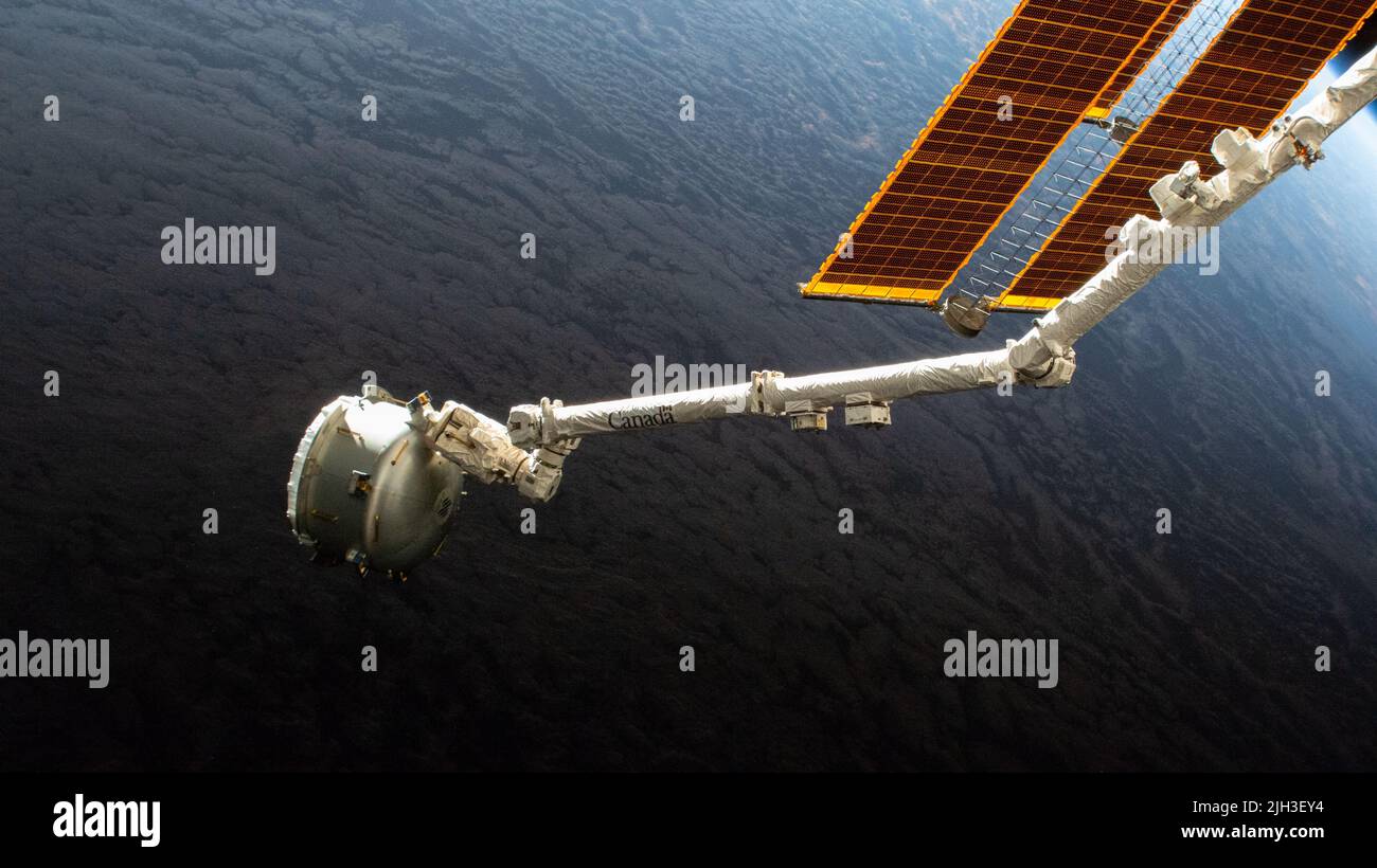 Atmosphère terrestre. 2nd juillet 2022. Le Nanoracks Bishop Airlock est ...