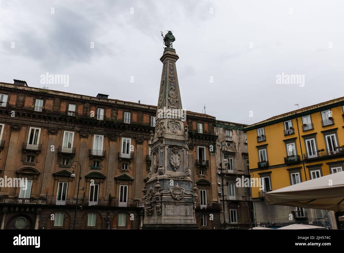 Centre historique de naples Banque de photographies et d’images à haute ...