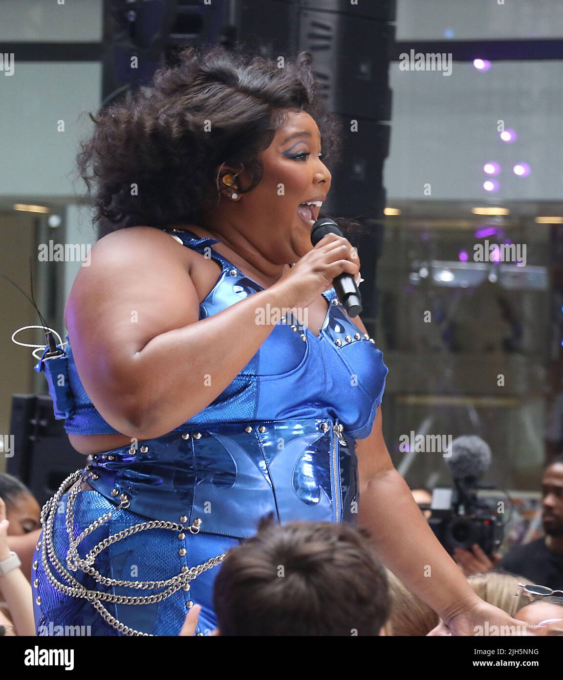 Lizzo en train de jouer au Today Show -EN PHOTO: Lizzo -LIEU: New York ...