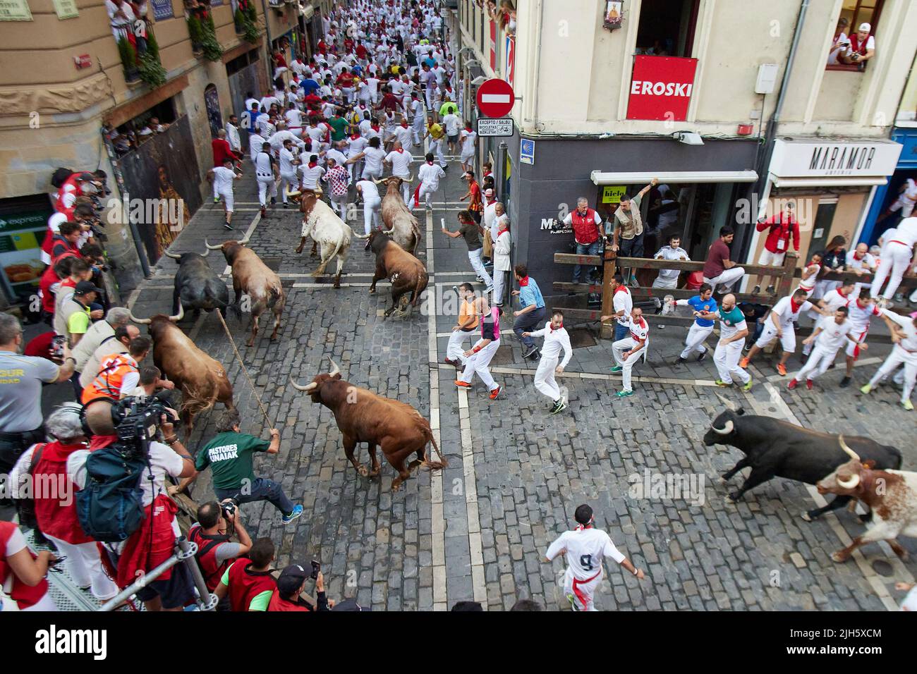 Huitième jour de fonctionnement des taureaux au Festival de San Fermin à Pampelune, dans le nord ...