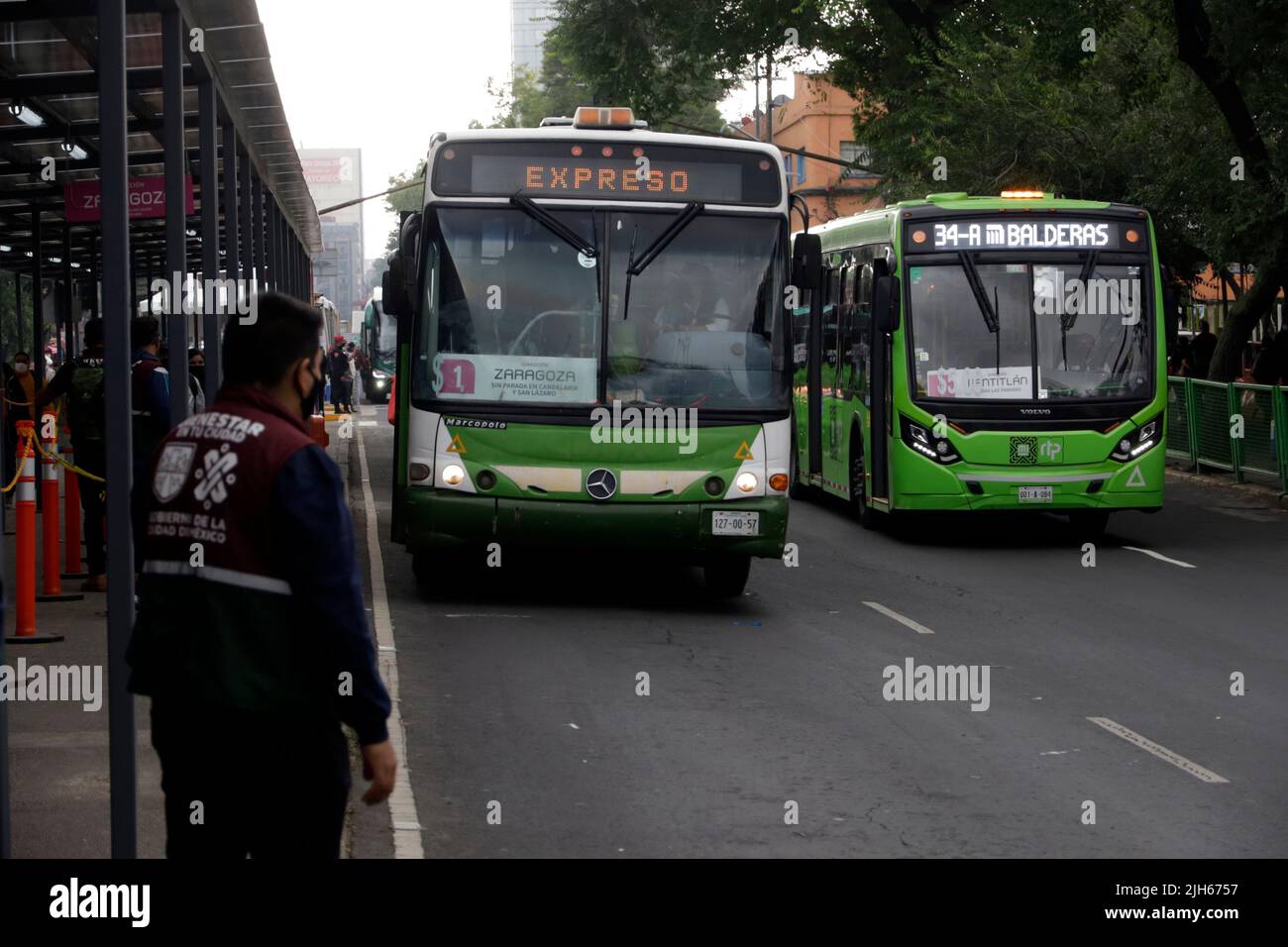 Gare pantitlan Banque de photographies et d’images à haute résolution ...