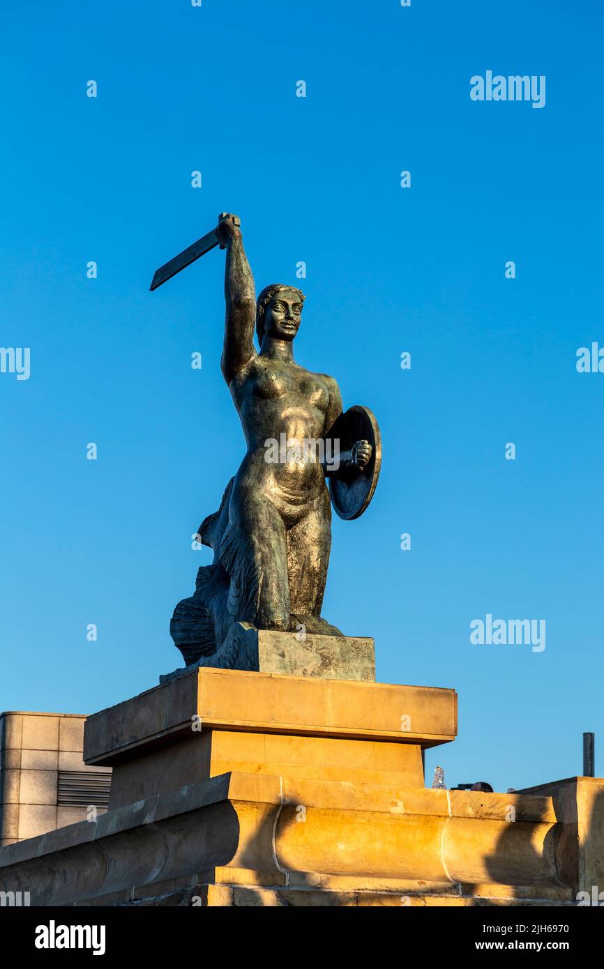 Pomnik syreny Banque de photographies et d’images à haute résolution ...