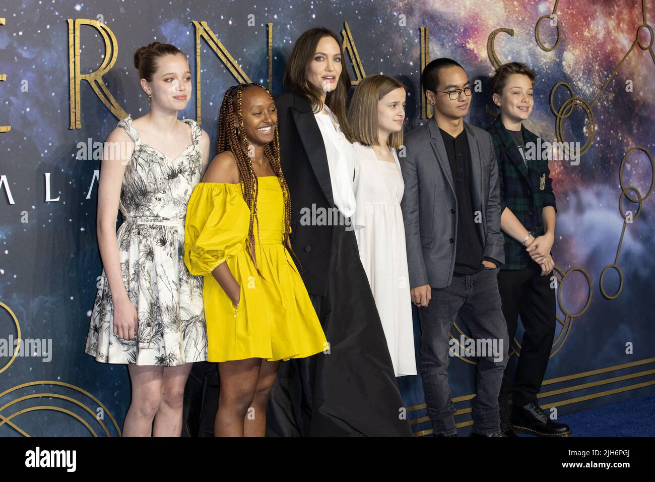 Cast Et Les Invités Assistent Au Gala Britannique De La Projection D