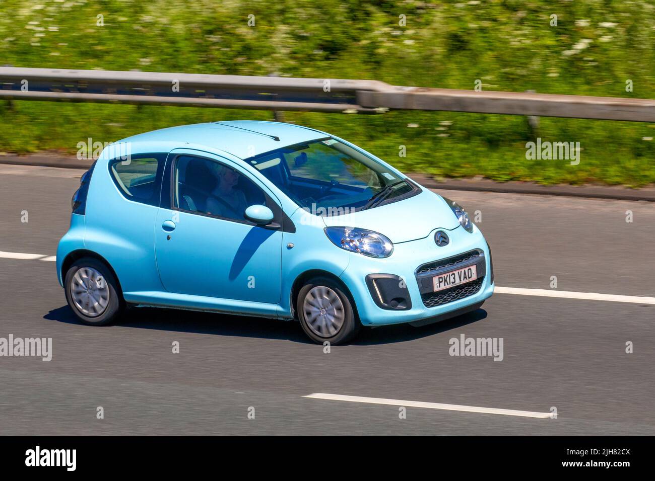 2013 Blue Citroen C1 VTR 2DR 998cc essence 5 rapports manuel ; sur l ...