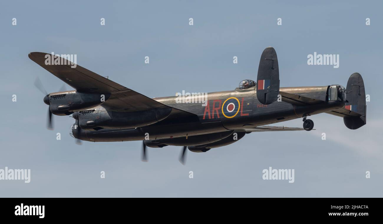 RAF Fairford, Gloucestershire, Angleterre, 16 juillet 2022. RIAT 2022 Flupast par Avro Lancaster ...