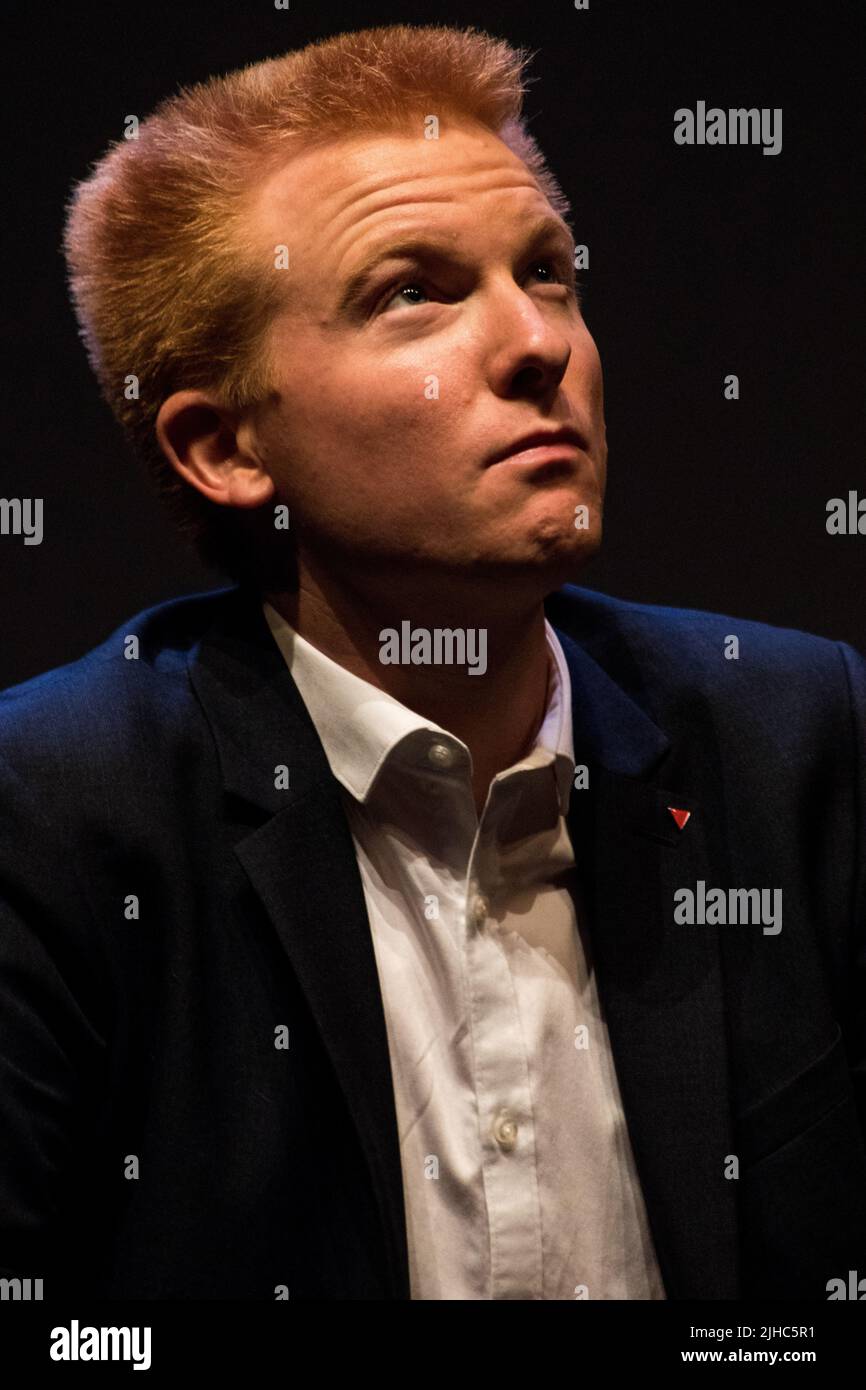 Adrien quatennens assemblée Banque de photographies et d’images à haute ...