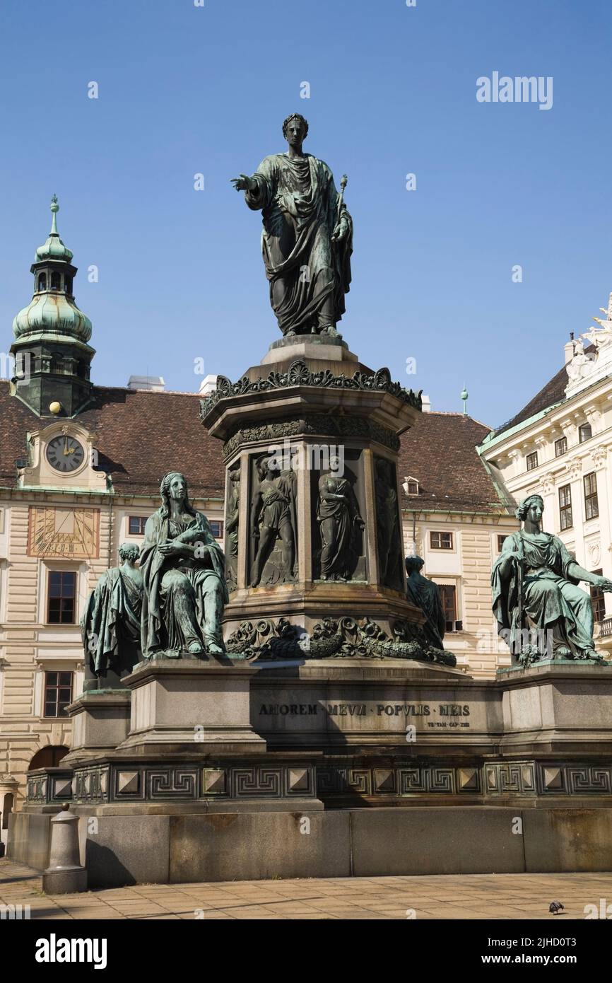 Statues de l'empereur joseph ii Banque de photographies et d’images à ...