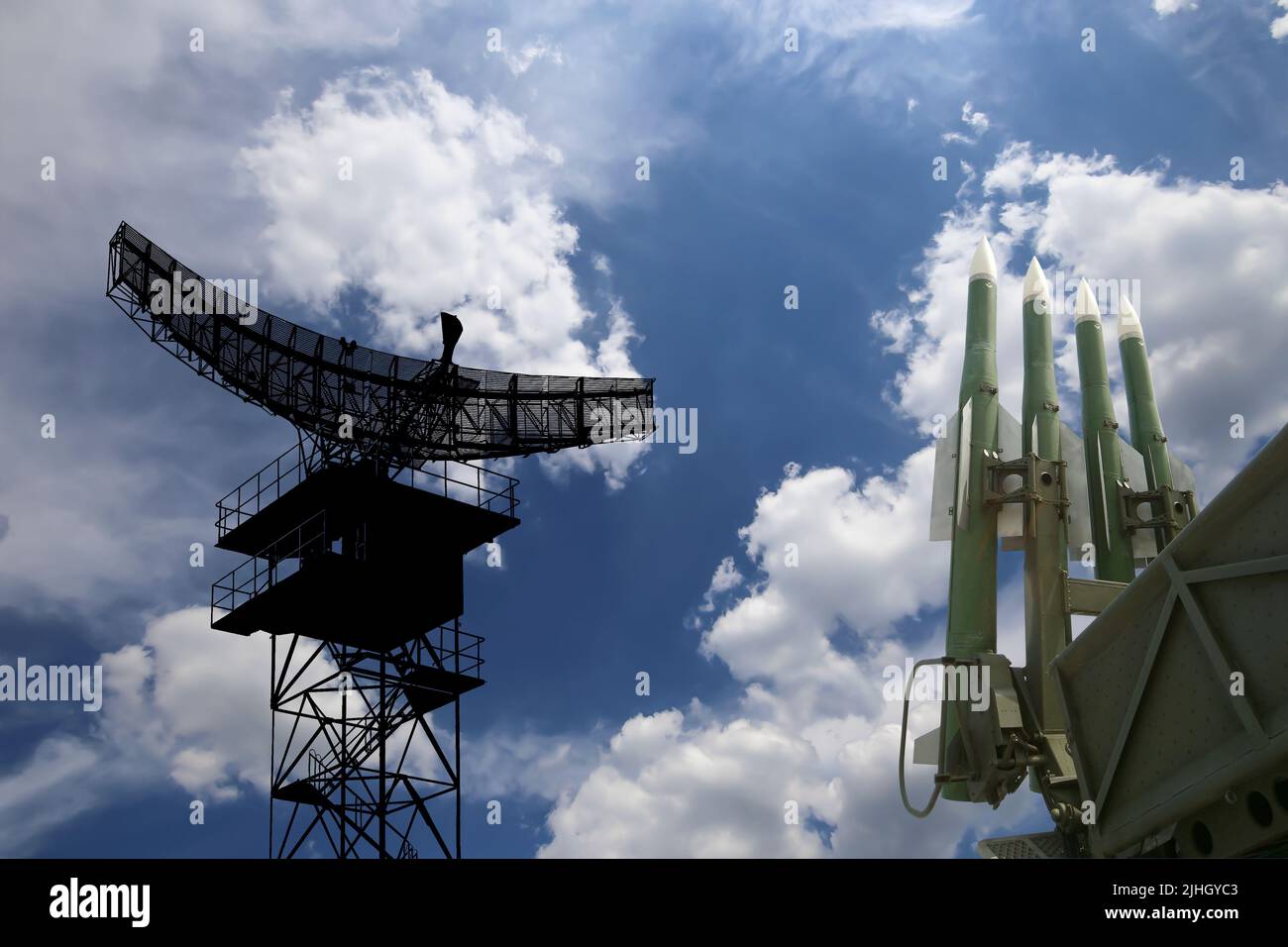 Radars de défense aérienne des systèmes antiaériens mobiles militaires ...