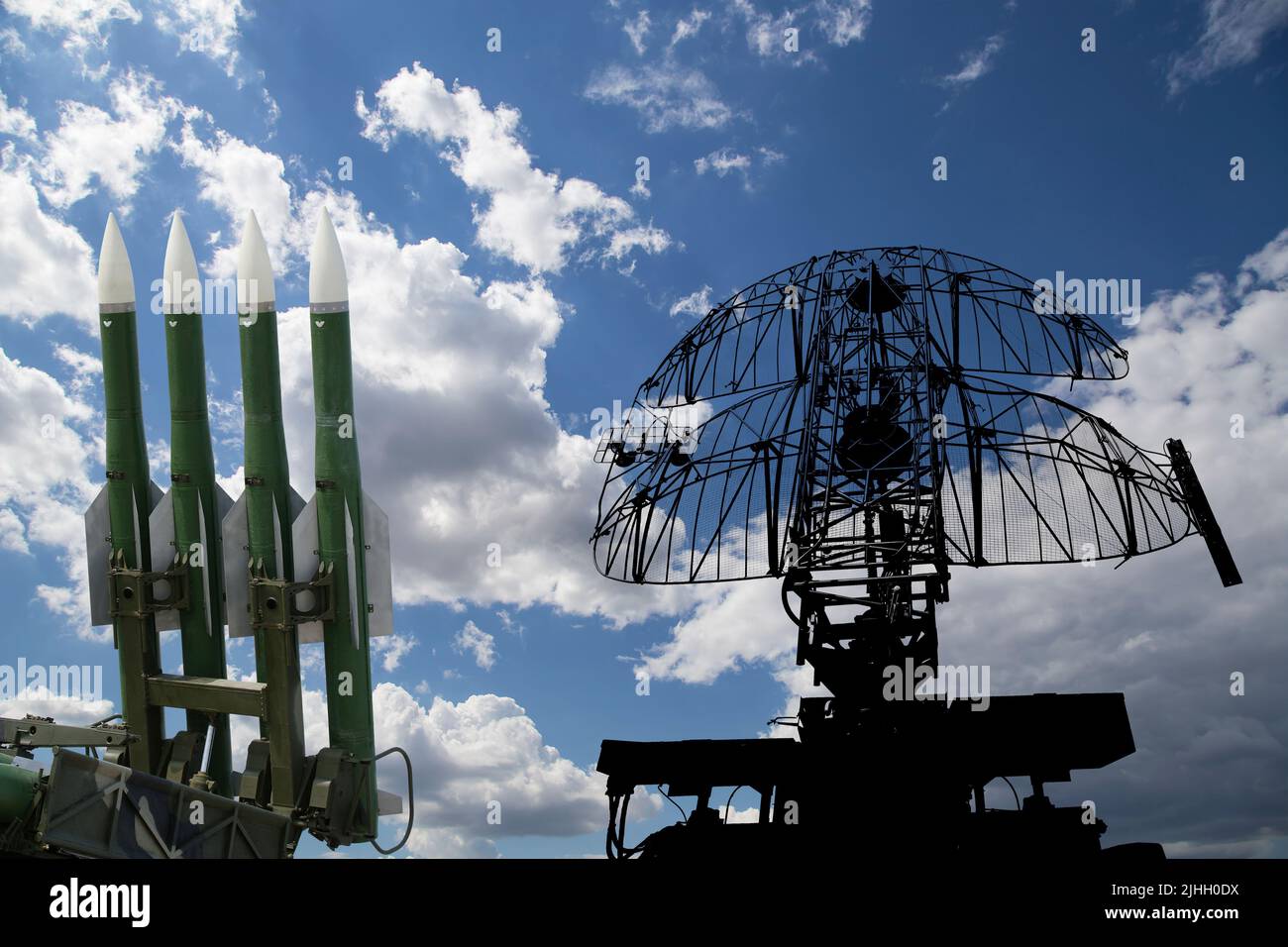 Radars de défense aérienne des systèmes antiaériens mobiles militaires ...