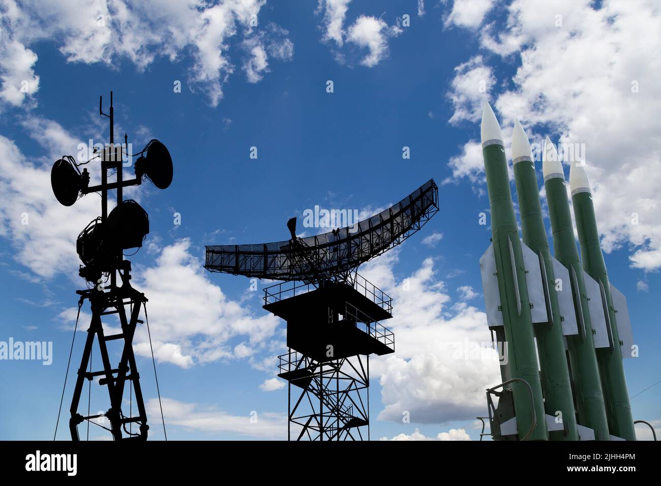 Radars de défense aérienne des systèmes antiaériens mobiles militaires ...