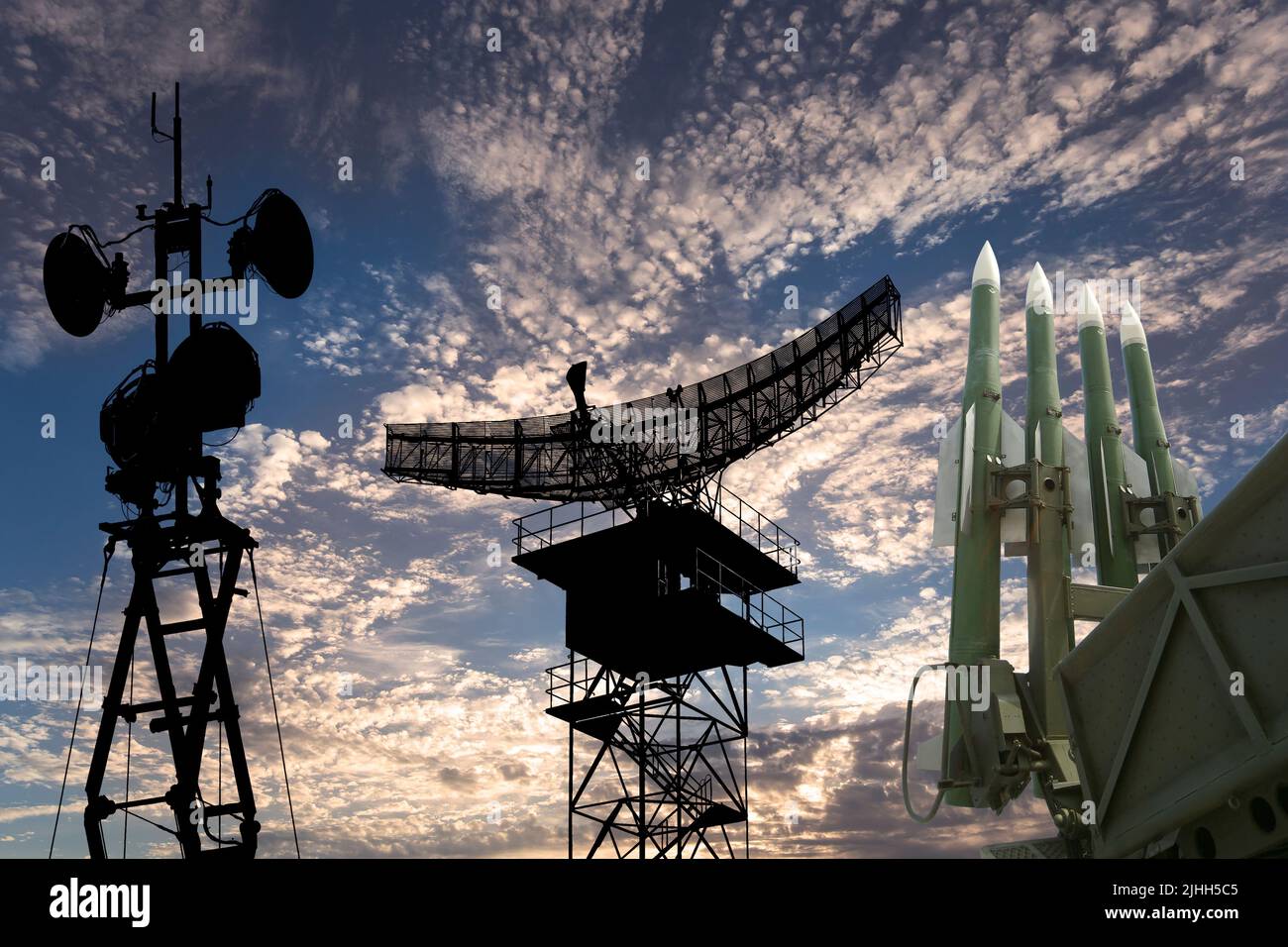 Radars de défense aérienne des systèmes antiaériens mobiles militaires ...